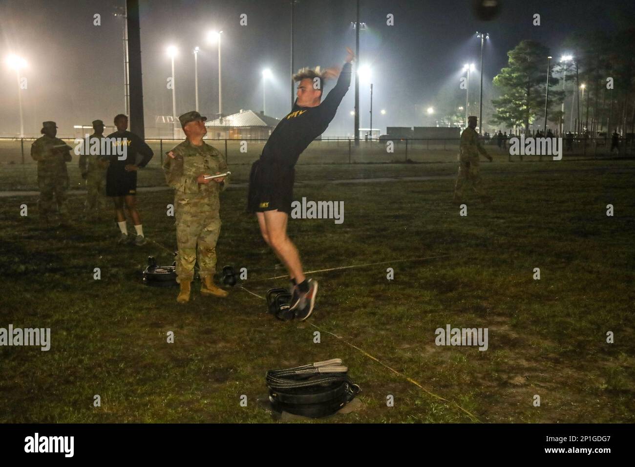 U.S. Army Soldiers assigned to the 3rd Division Sustainment Brigade ...