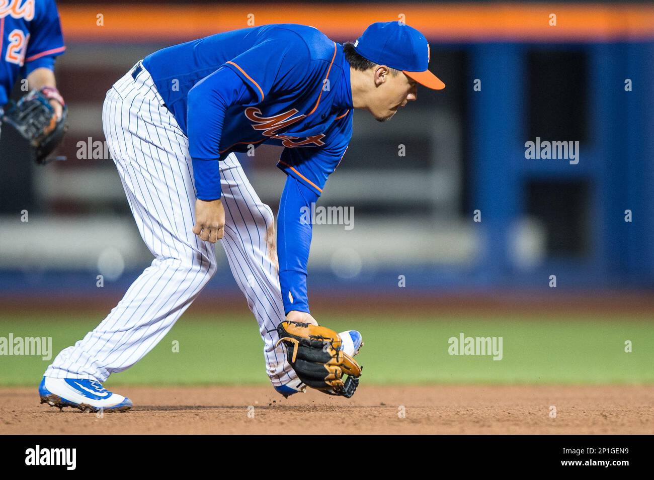 April 11, 2016 New York Mets Infield Wilmer Flores (4) [5870] fields ...
