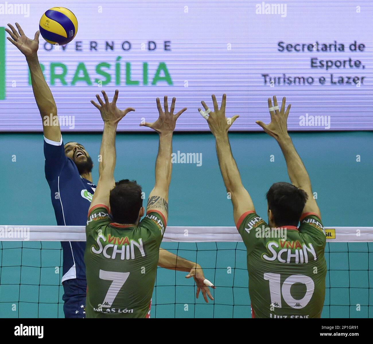 BRASILIA - DF - 10/04/2016 - SUPERLIGA MASCULINA/SADA CRUZEIRO X BRASIL ...