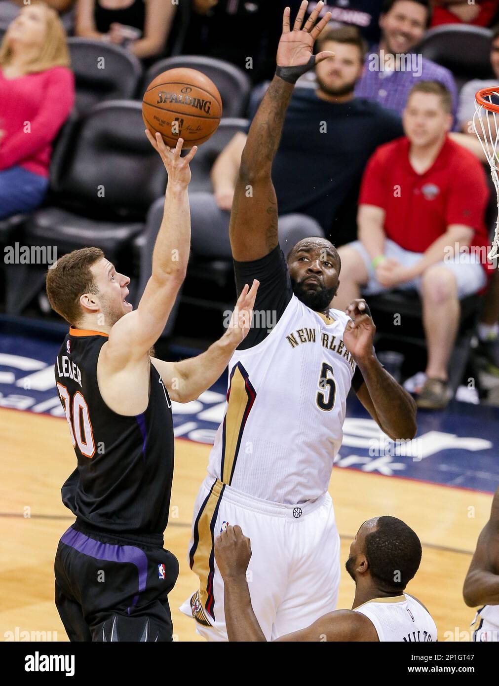 April 09, 2016: Phoenix Suns forward Jon Leuer (30) shoots a jumpshot ...