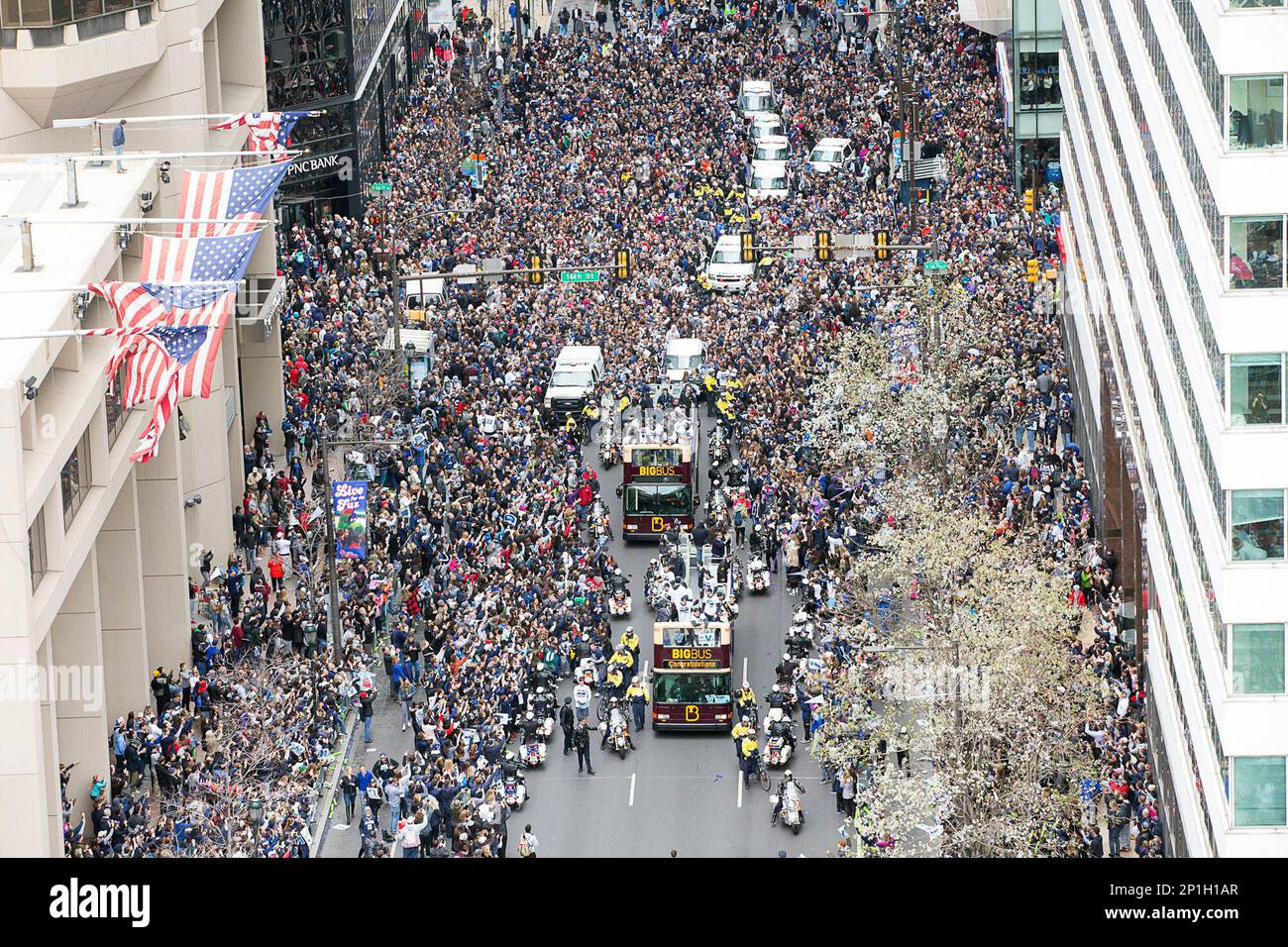 The Villanova basketball team rides on buses during a parade ...