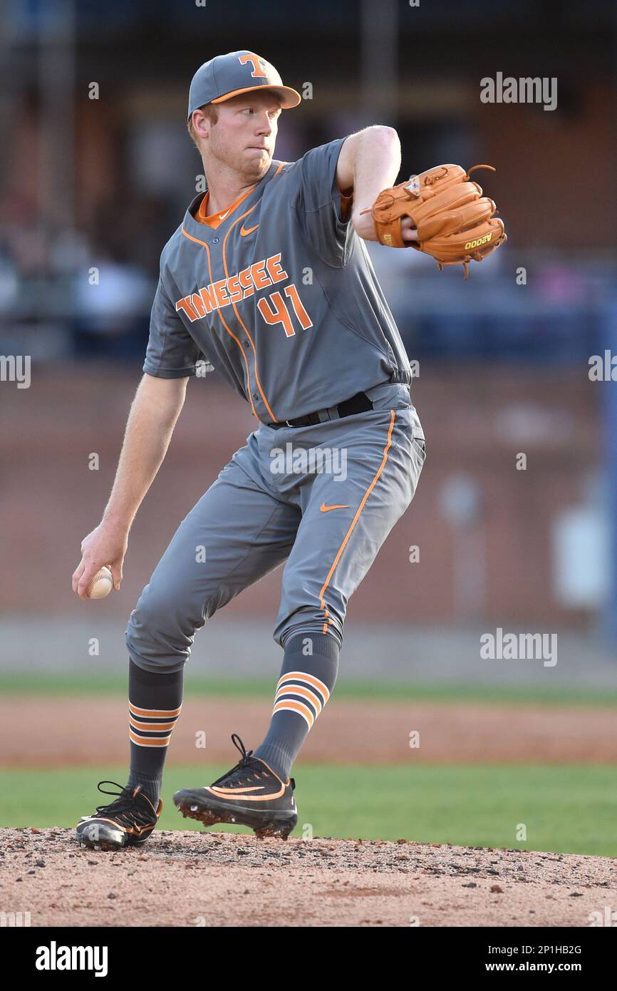 Tennessee Volunteers starting pitcher Eric Freeman (41) delivers a ...