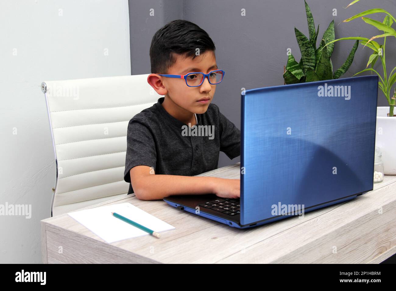 Kid online class frustrated hi-res stock photography and images - Alamy