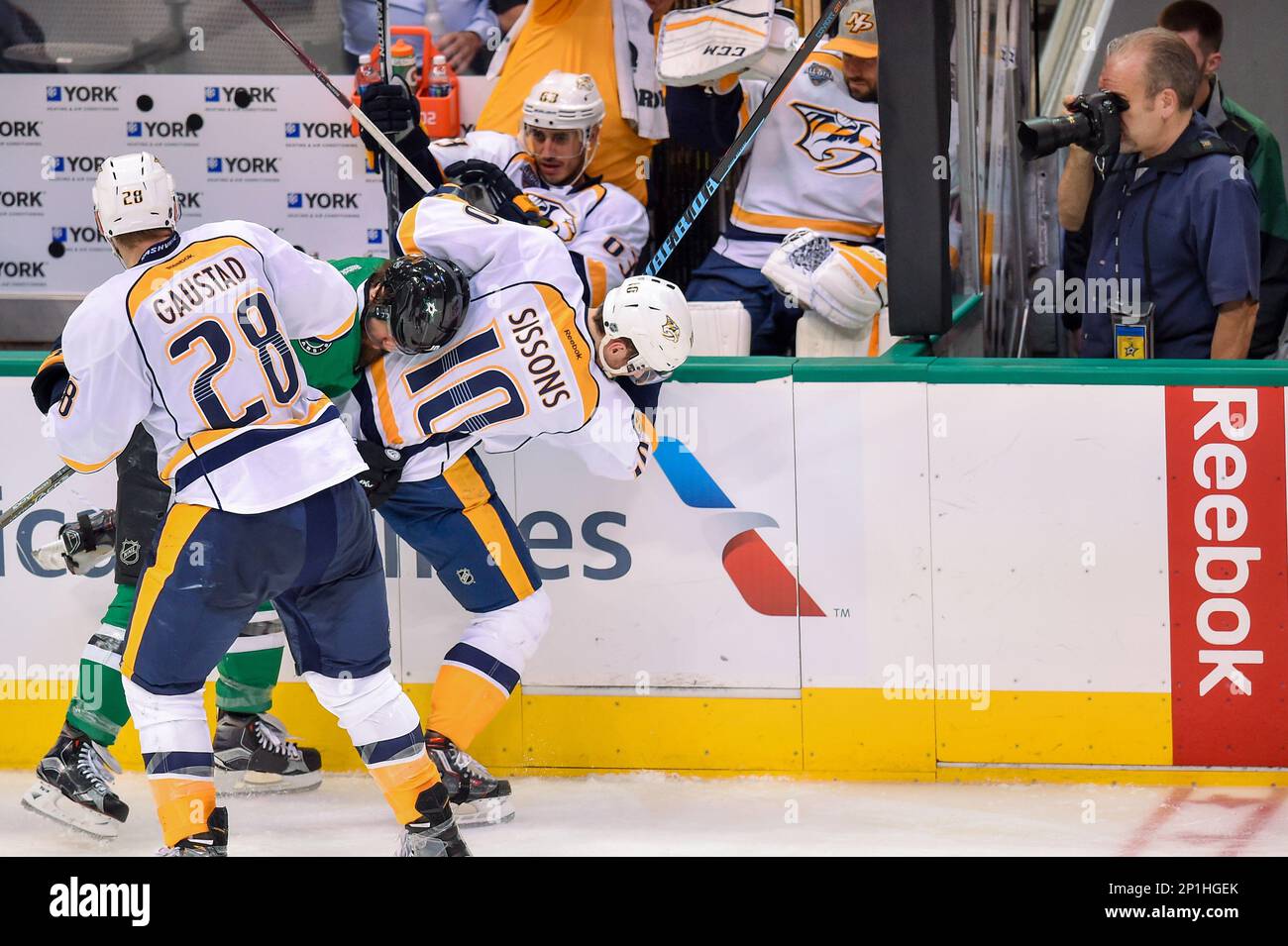 Nashville Predators center Colton Sissons (10) and Dallas Stars right ...