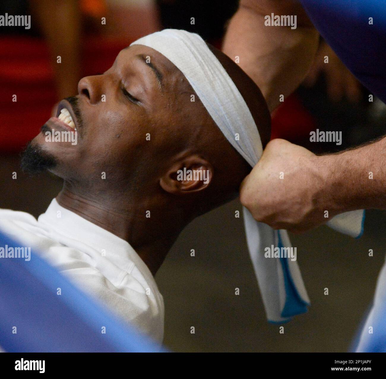 March 25,2016. Indio CA. Timothy Bradley works out with his trainer ...