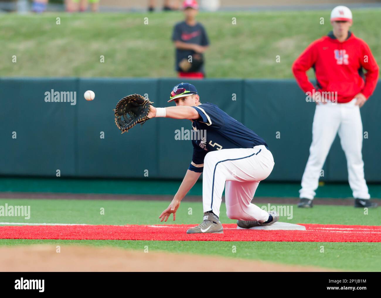 25 March 2016: George Washington Colonials first base Bobby Campbell (5 ...
