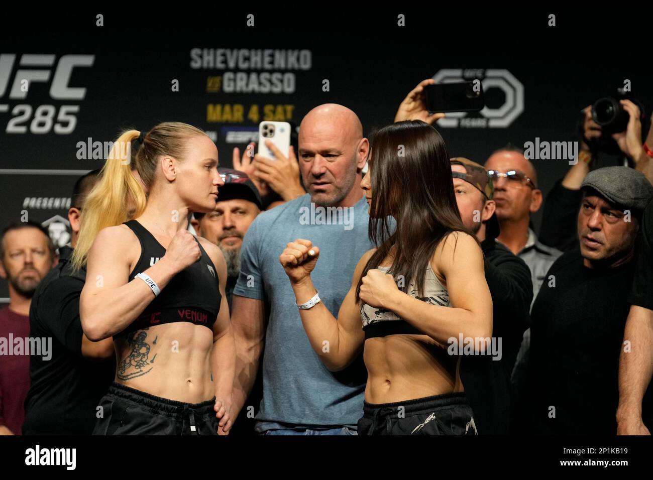 L valentina shevchenko and alexa grasso hi-res stock photography and ...