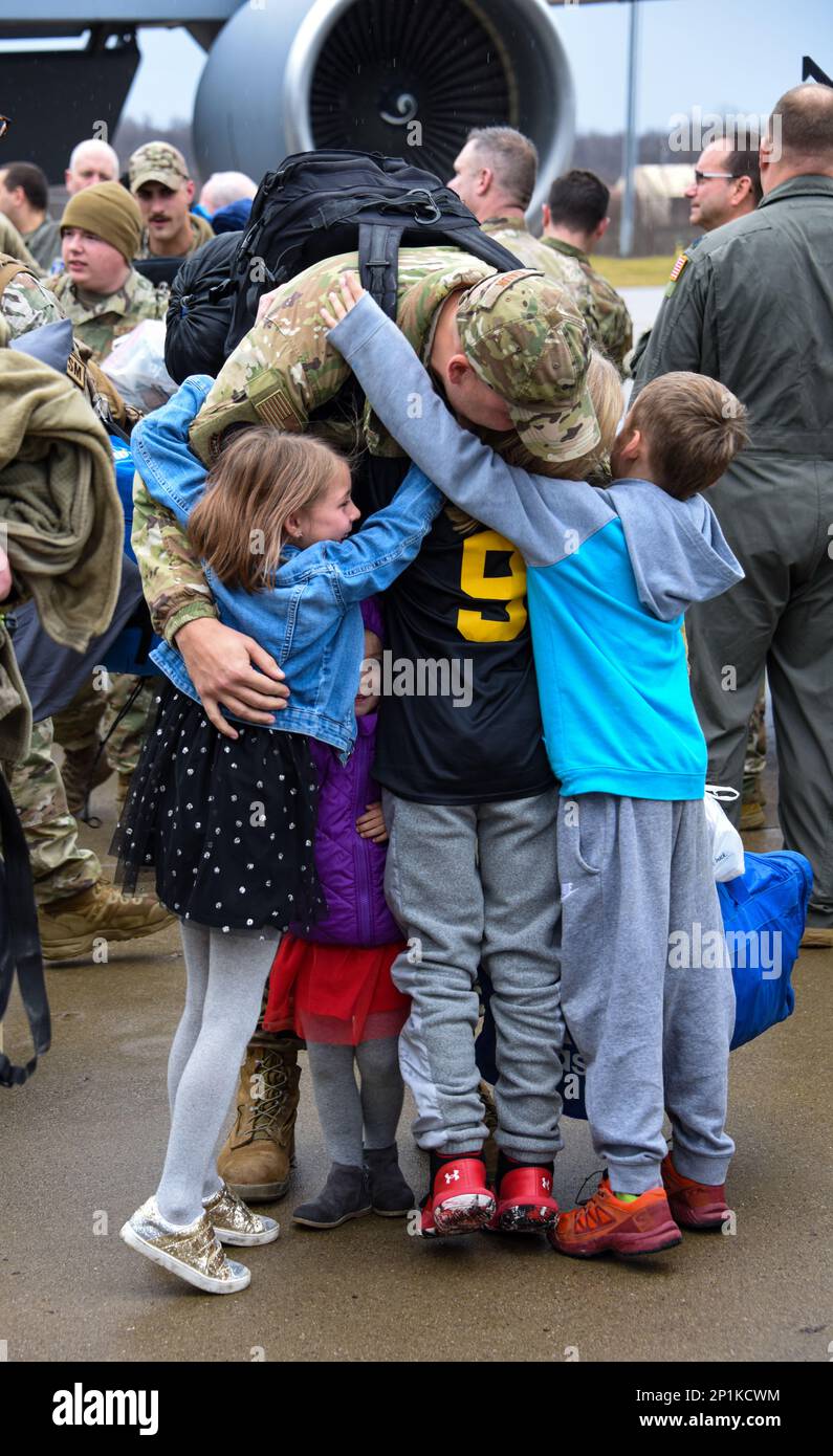 Nearly 100 Pennsylvania Air National Guardsmen with the 171st Air ...