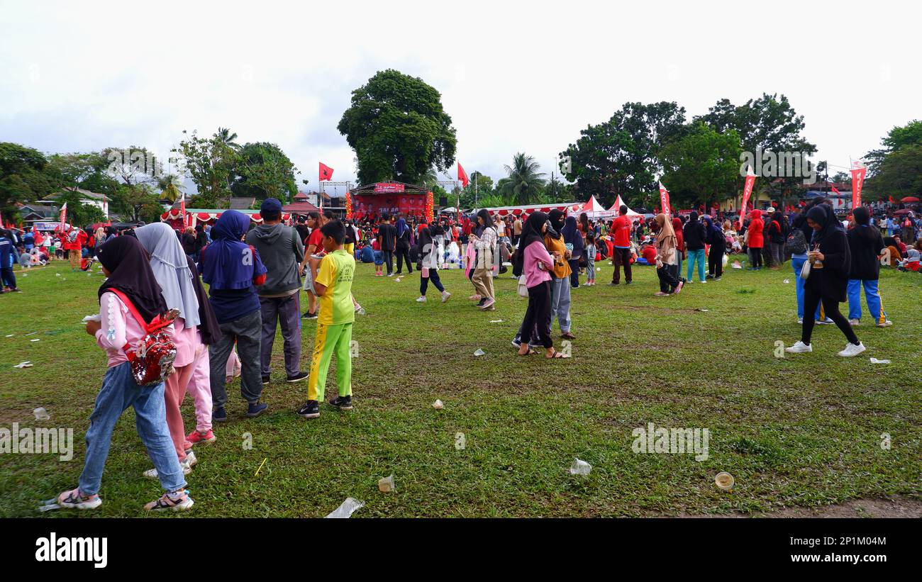The Excitement Of The Healthy Walking Festival, The Townspeople Muntok ...