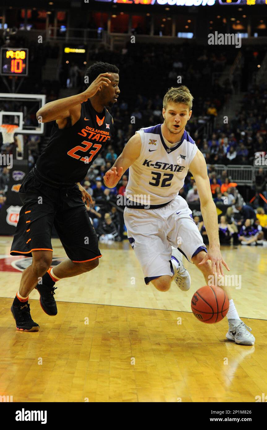 March 09,2016: Kansas State Wildcats forward Dean Wade (32) drives to ...