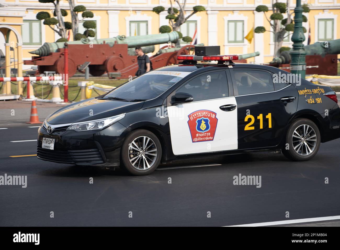 Thai police officer guard thai hi-res stock photography and images - Alamy
