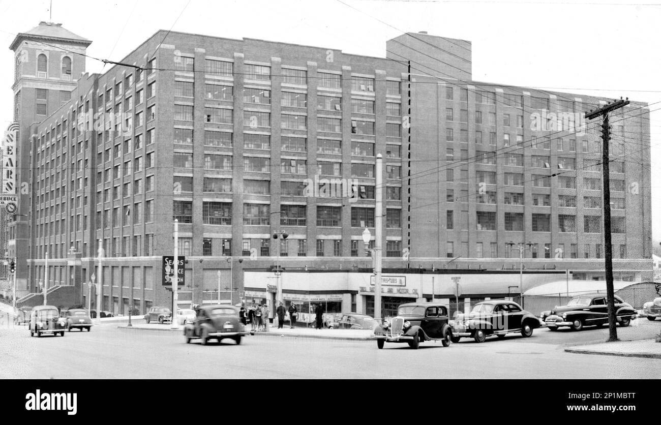 The Sears, Roebuck and Company on Ponce de Leon Avenue at Glen Iris ...
