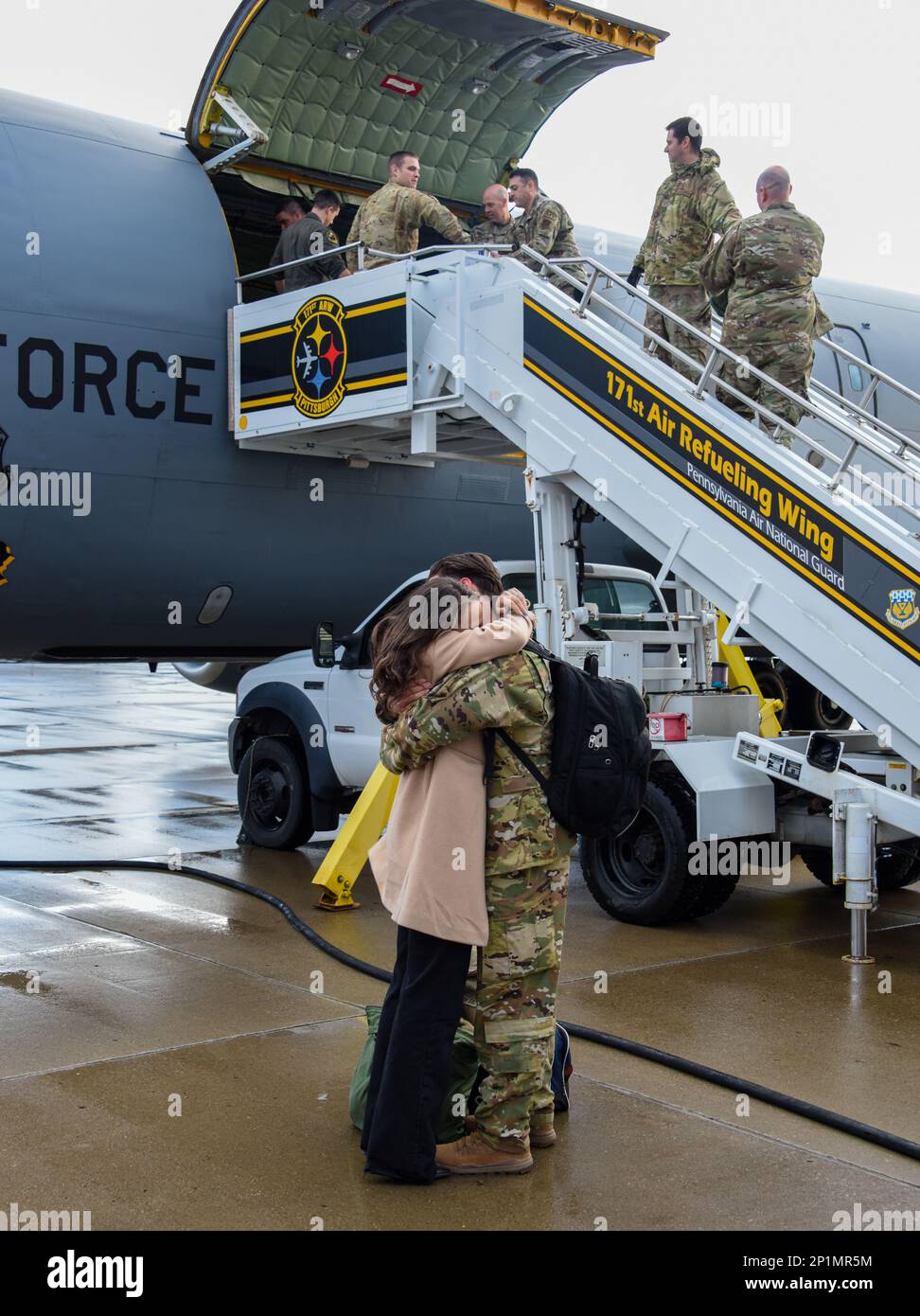 Nearly 100 Pennsylvania Air National Guardsmen with the 171st Air ...