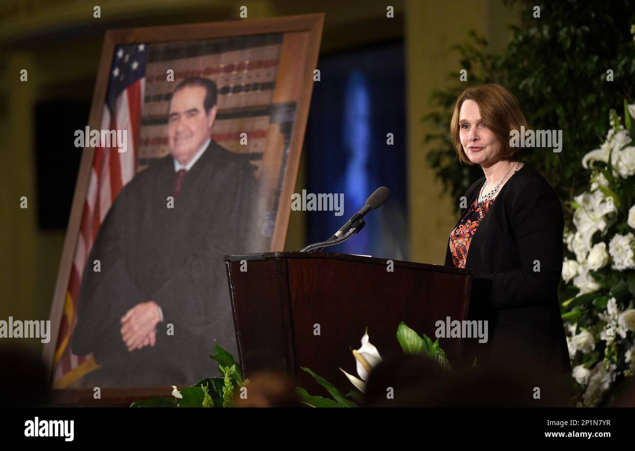 Catherine Courtney, daughter of Supreme Court Justice Antonin Scalia ...