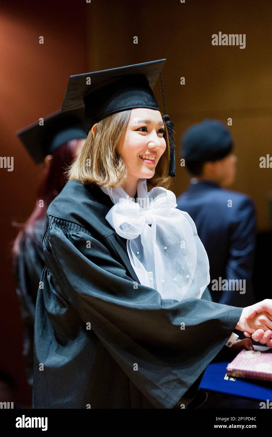 Girl's Generation members Yuri ,Soo Young and actress Sin-hye Park ...