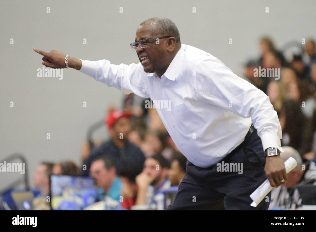 February 04, 2016: Cal State Bakersfield Roadrunners head coach Rod ...