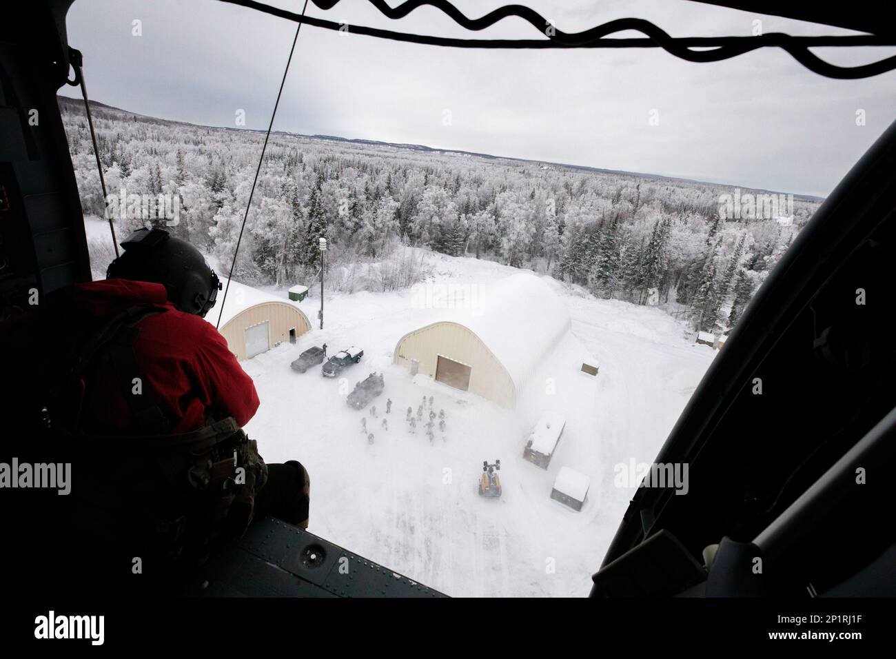 Alaska Army Guardsmen with Detachment 2, 2-211th General Support ...