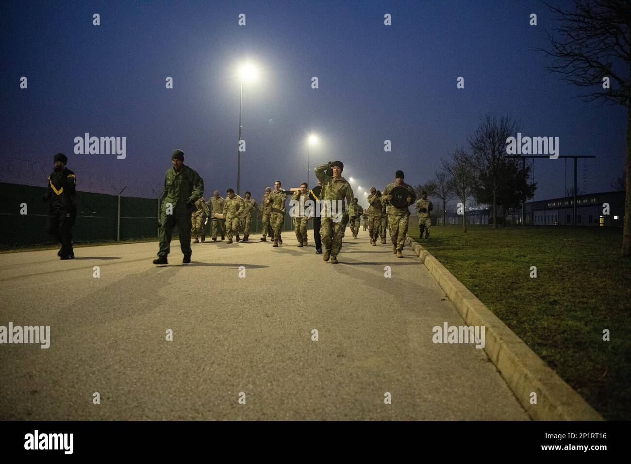 U.S. Army Southern European Task Force, Africa (SETAF-AF) Soldiers ...