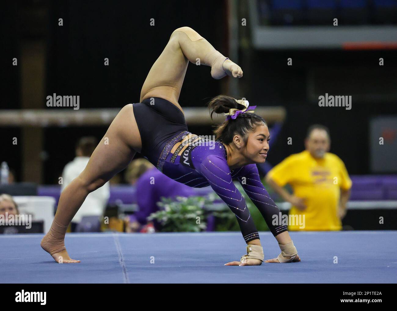 Baton Rouge, LA, USA. 3rd Mar, 2023. Washington's Thu Nguyen competes ...
