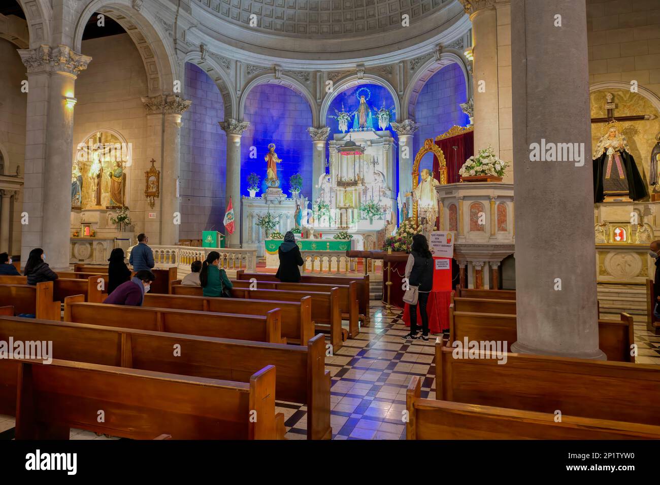 Miracle Virgin Church, Centre nave and main Altar, Miraflores, Lima ...