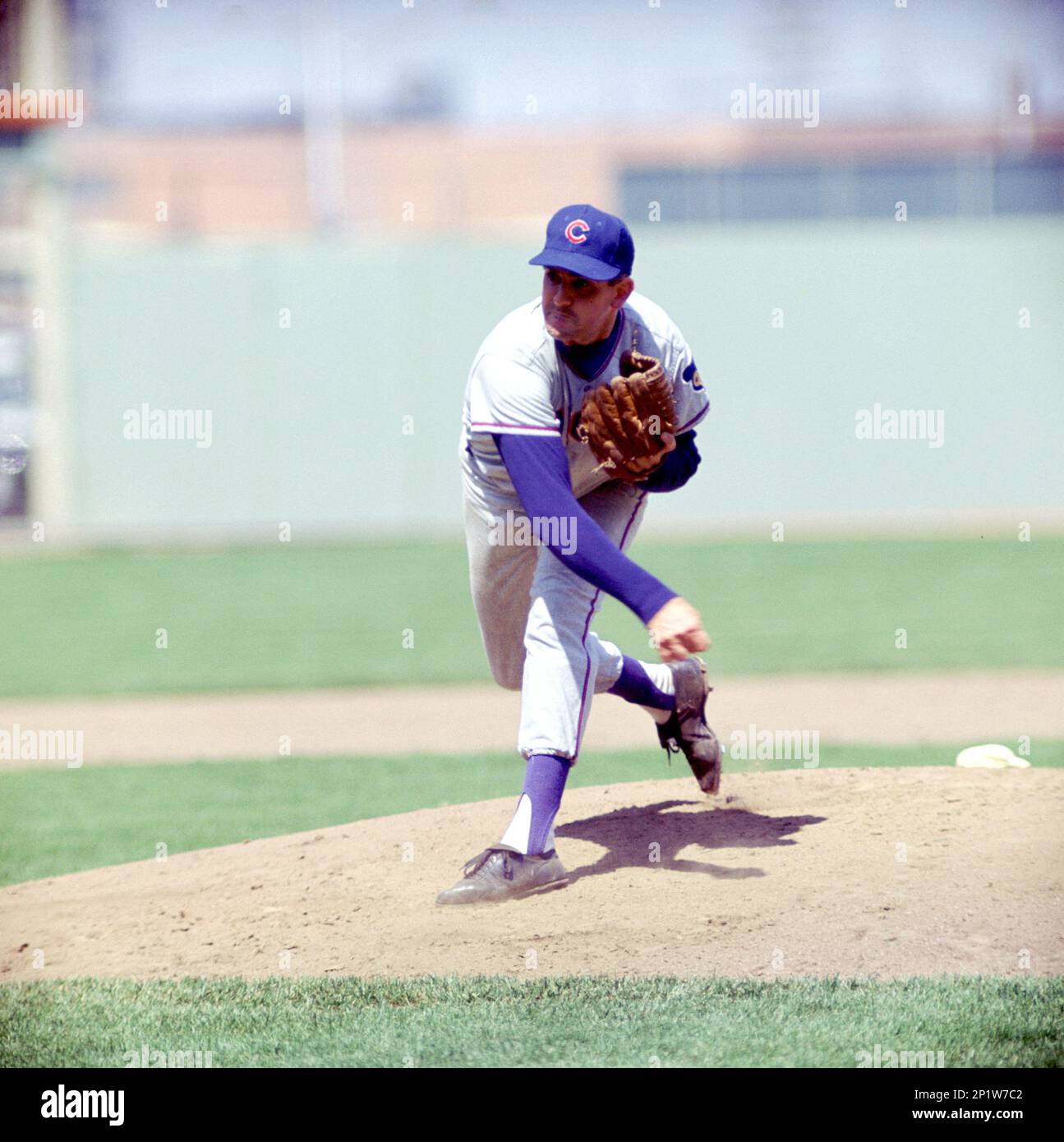 Chicago Cubs Ernie Broglio (32) during a game from his career against ...