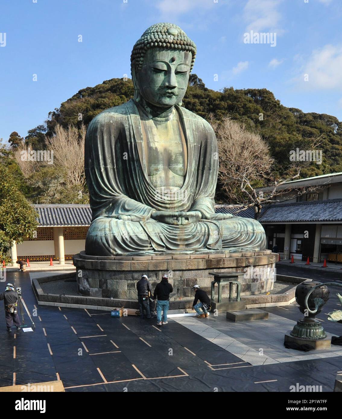 The Great Buddha of Kamakura, a colossal copper image of Amida-butsu ...