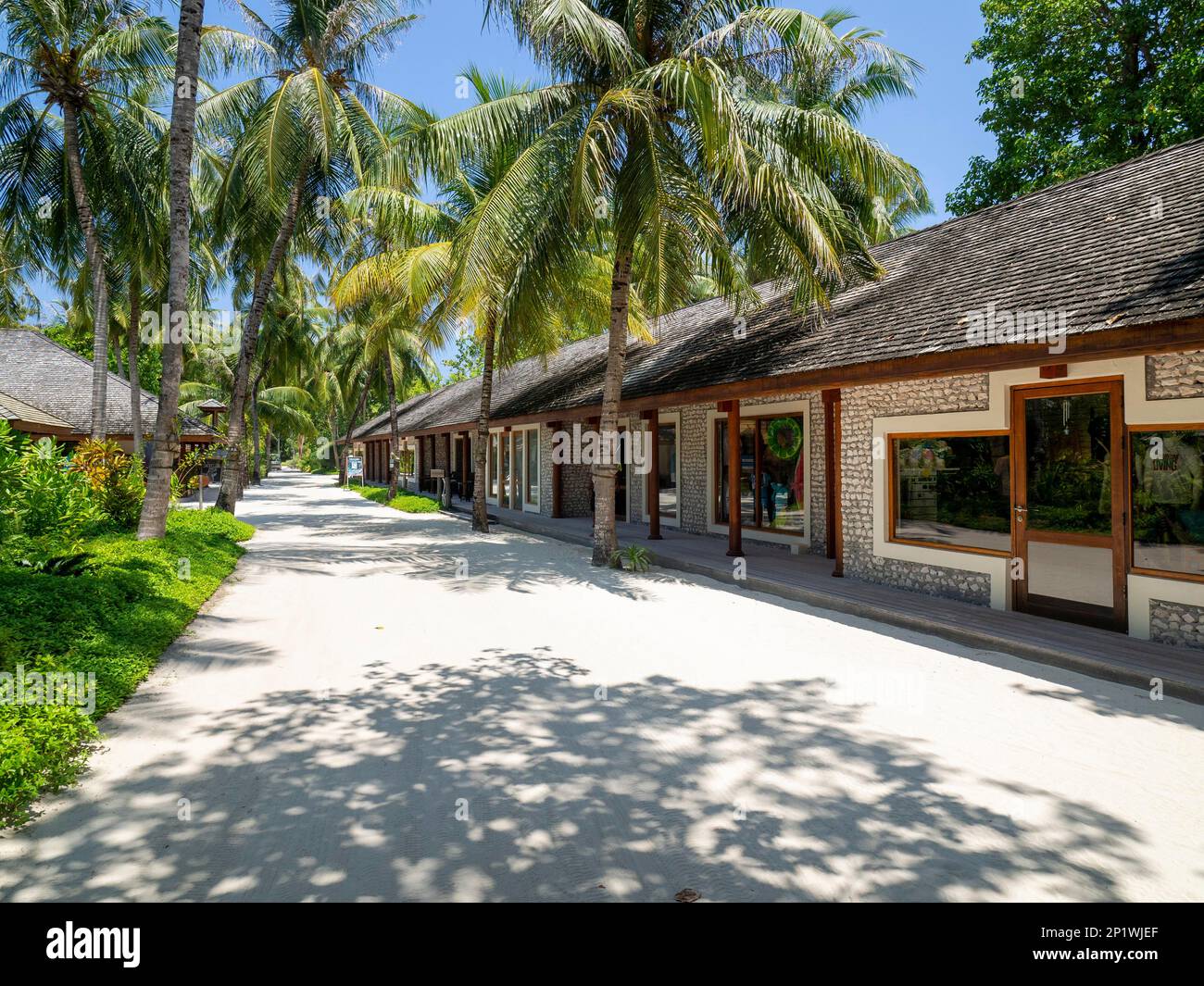 Holiday island in the Maldives, With swimming pool, Huts, and sun ...