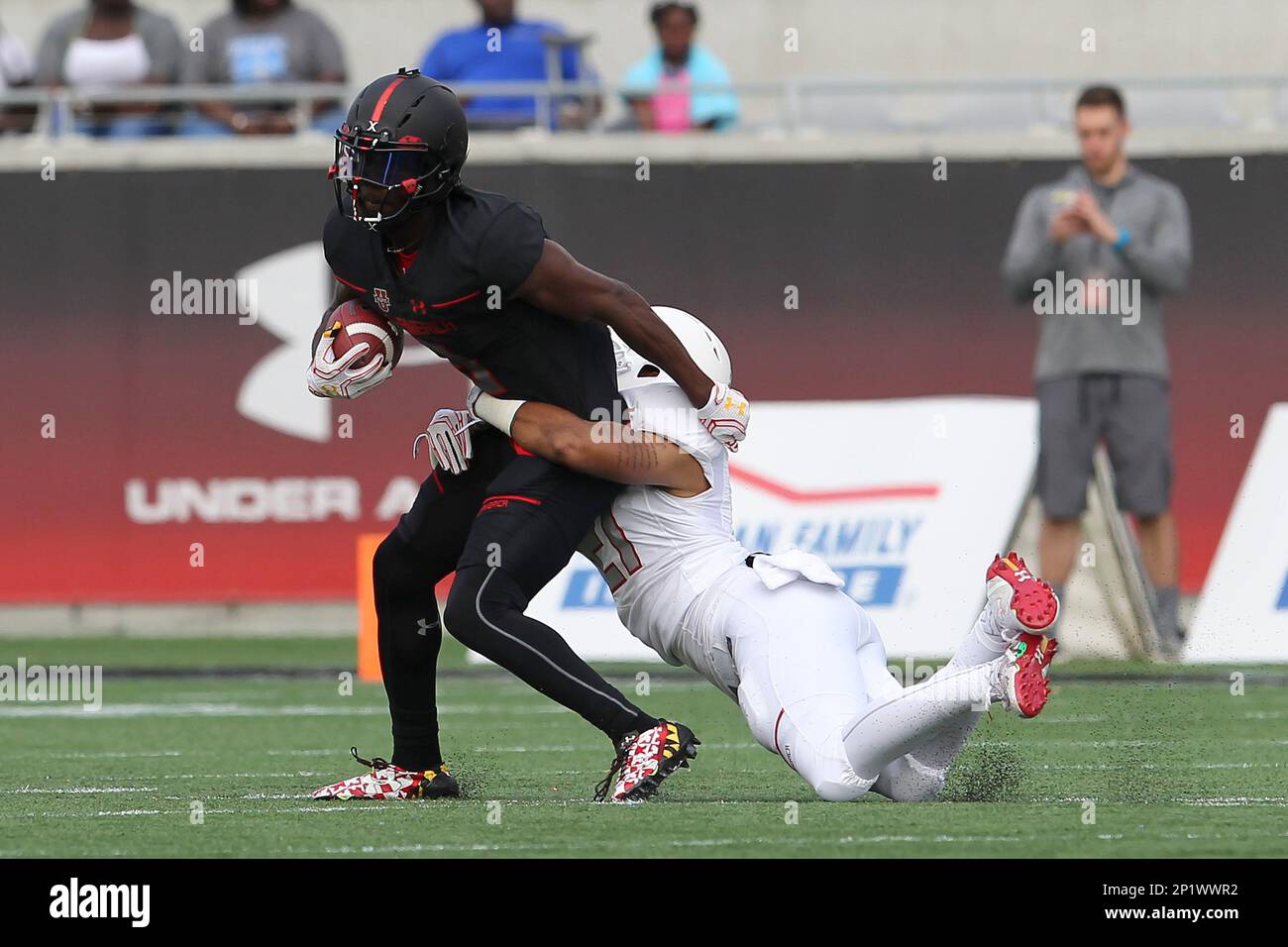 02 January 2016: Team Armour (BLACK) wide receiver Tino Ellis (8) is ...