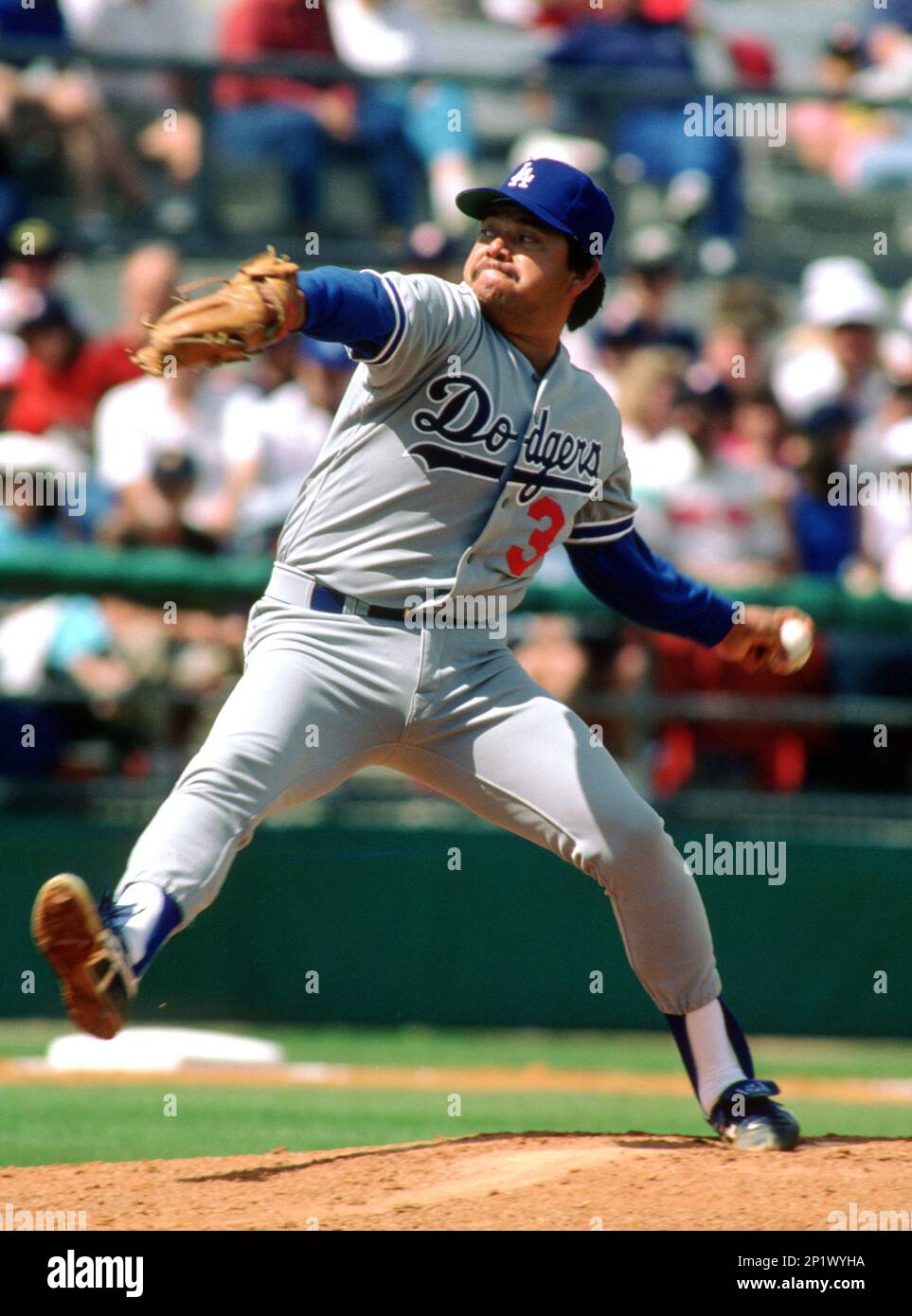 Los Angeles Dodgers Fernando Valenzuela (34) during a game from his ...