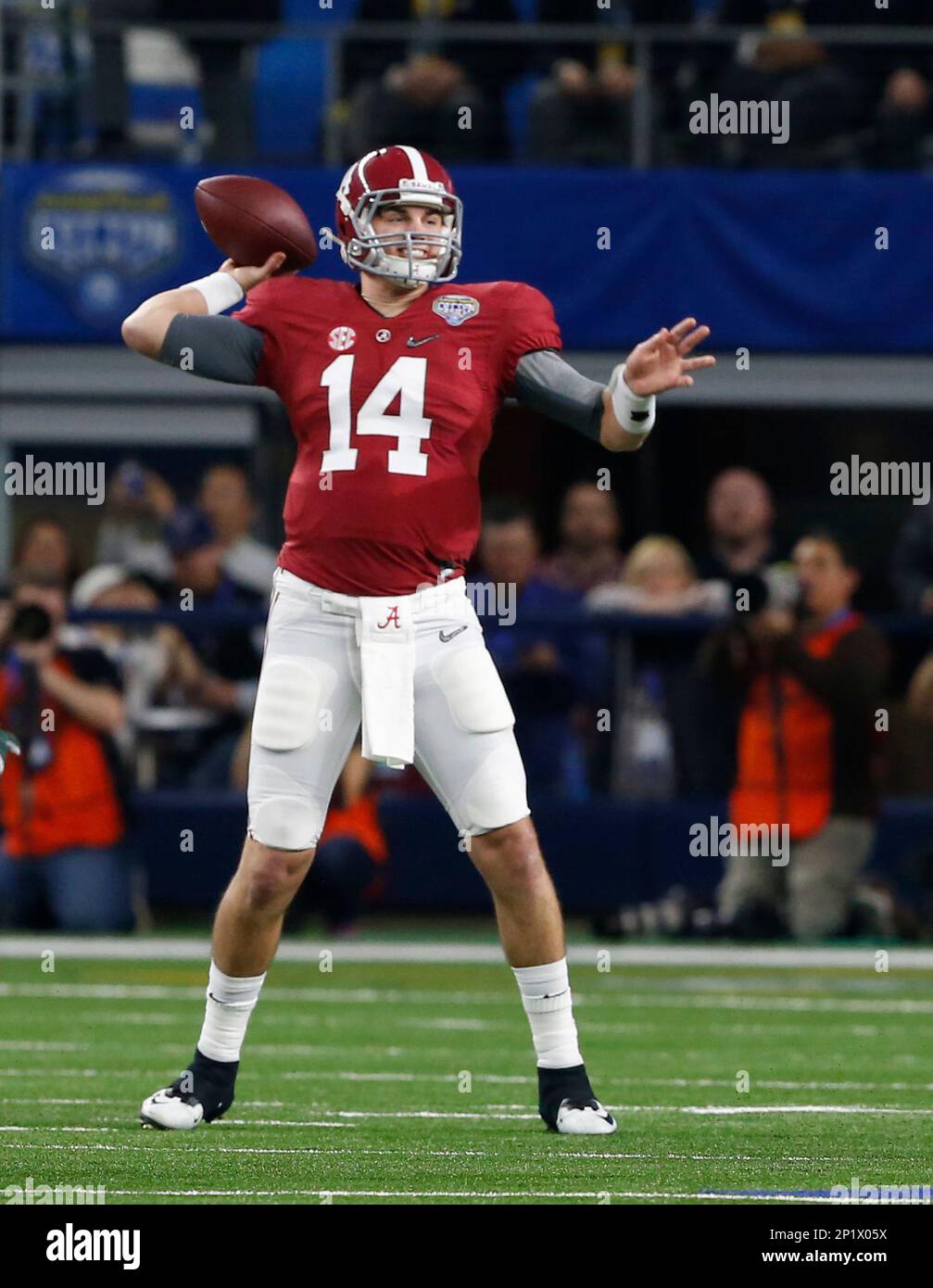 Alabama quarterback Jake Coker (14) looks for a receiver during the ...