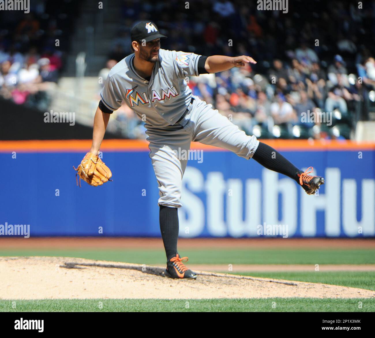 Miami Marlins pitcher Brad Hand (52) during game against the New York ...