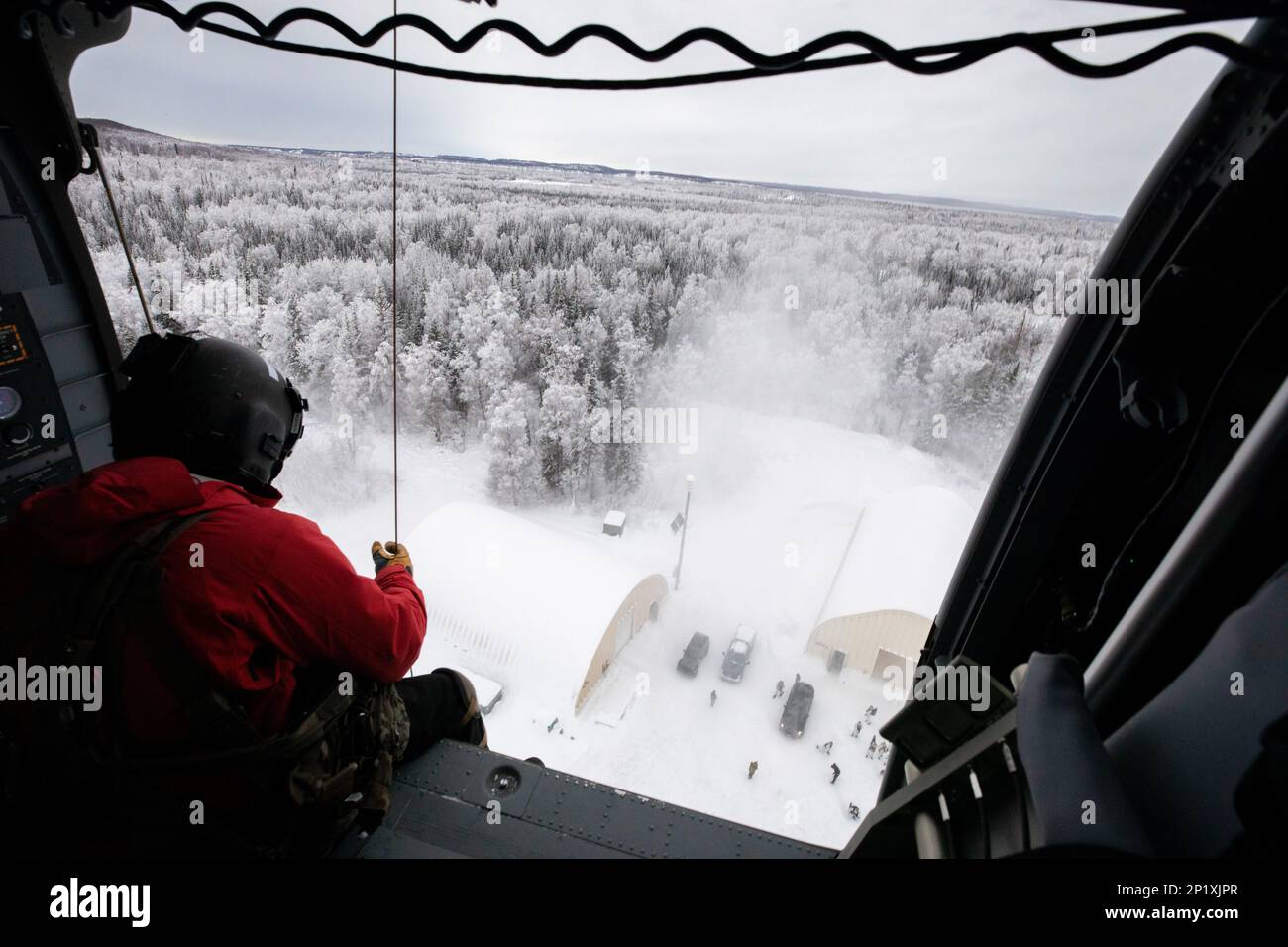 Alaska Army Guardsmen with Detachment 2, 2-211th General Support ...