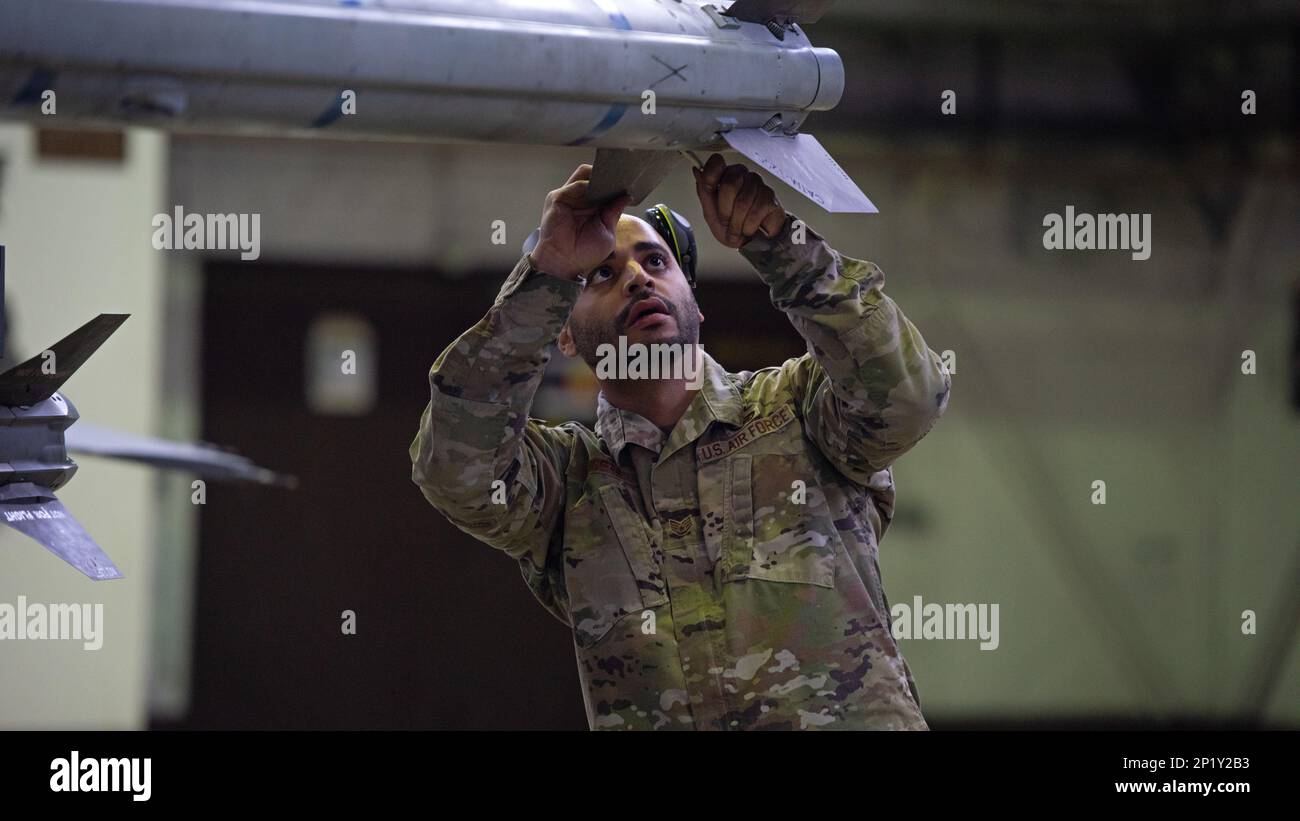 U.S. Air Force Staff Sgt. Kenny Rogers, 480th Fighter Generation ...