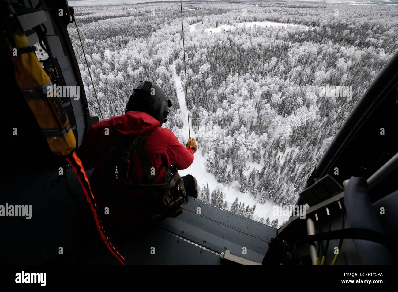 Alaska Army Guardsmen with Detachment 2, 2-211th General Support ...