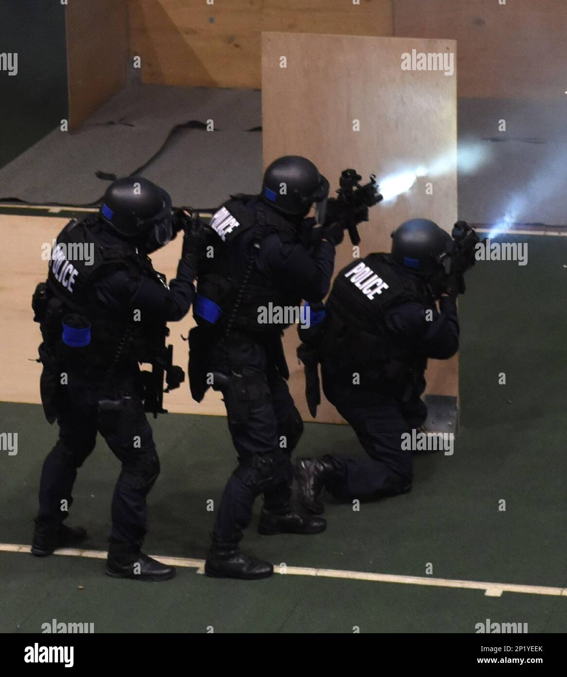 pecial Assault Team (SAT) officers of the Tokyo Metropolitan Police and ...