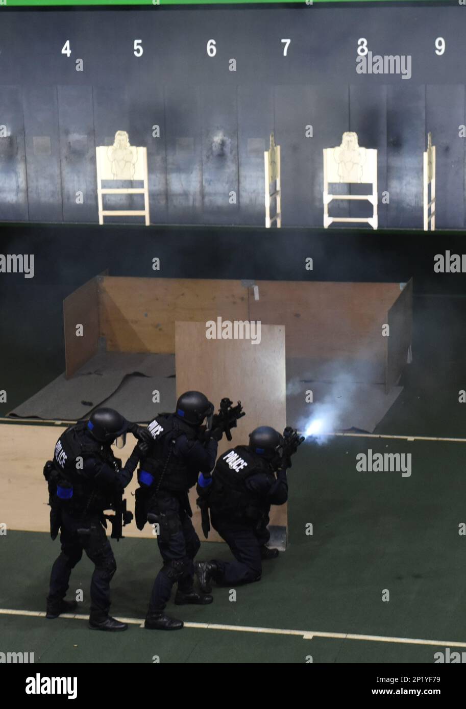 Special Assault Team (SAT) officers of the Tokyo Metropolitan Police ...