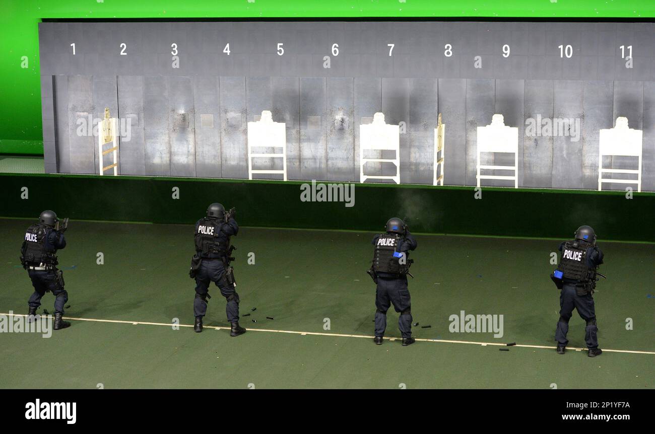 Special Assault Team (SAT) officers of the Tokyo Metropolitan Police ...