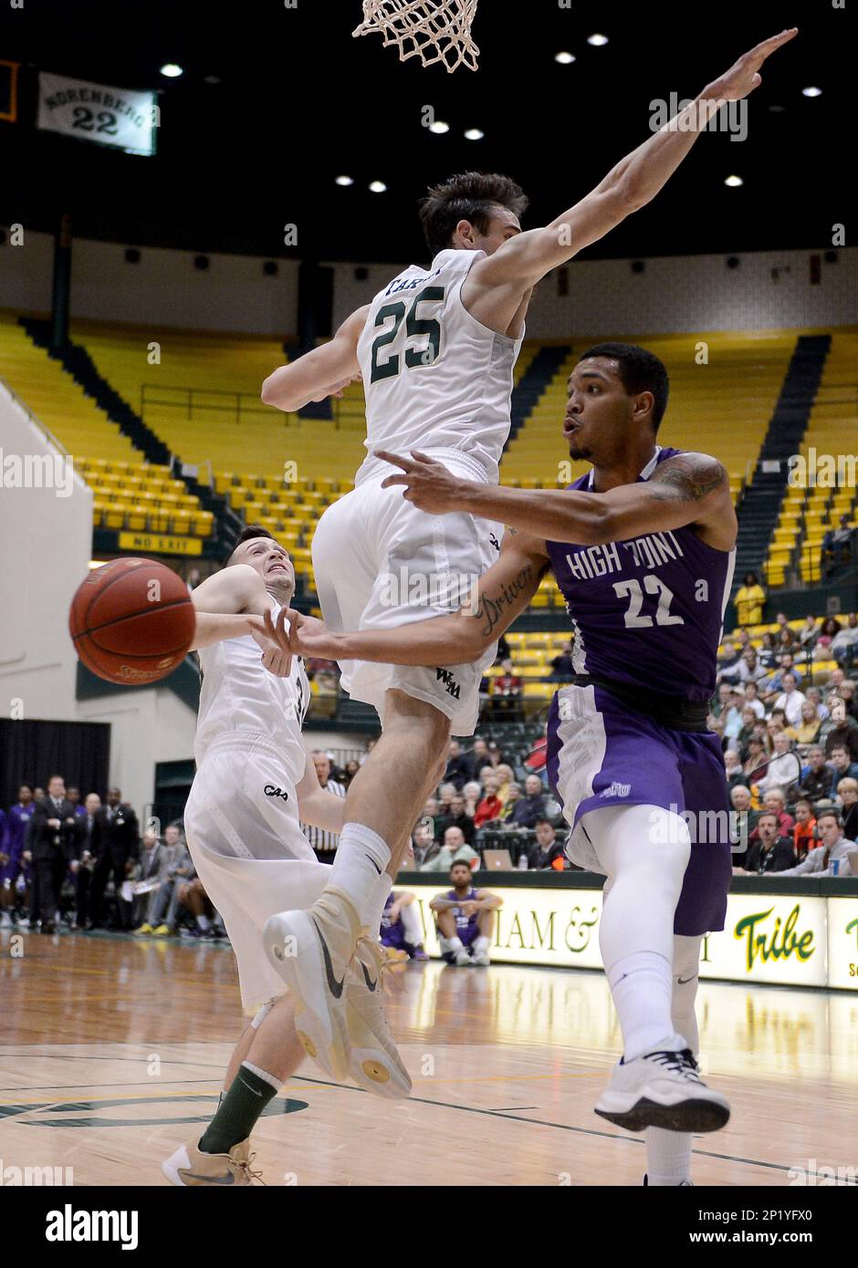Dec. 21, 2015 - Williamsburg, VA, USA - 20151221 - High Point guard ...