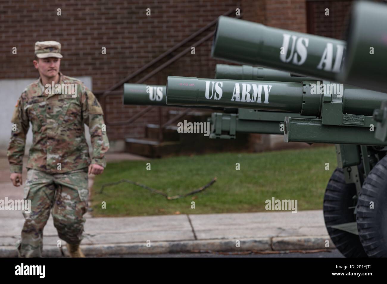 A U.S. Army soldier assigned to the 192nd Military Police Battalion ...