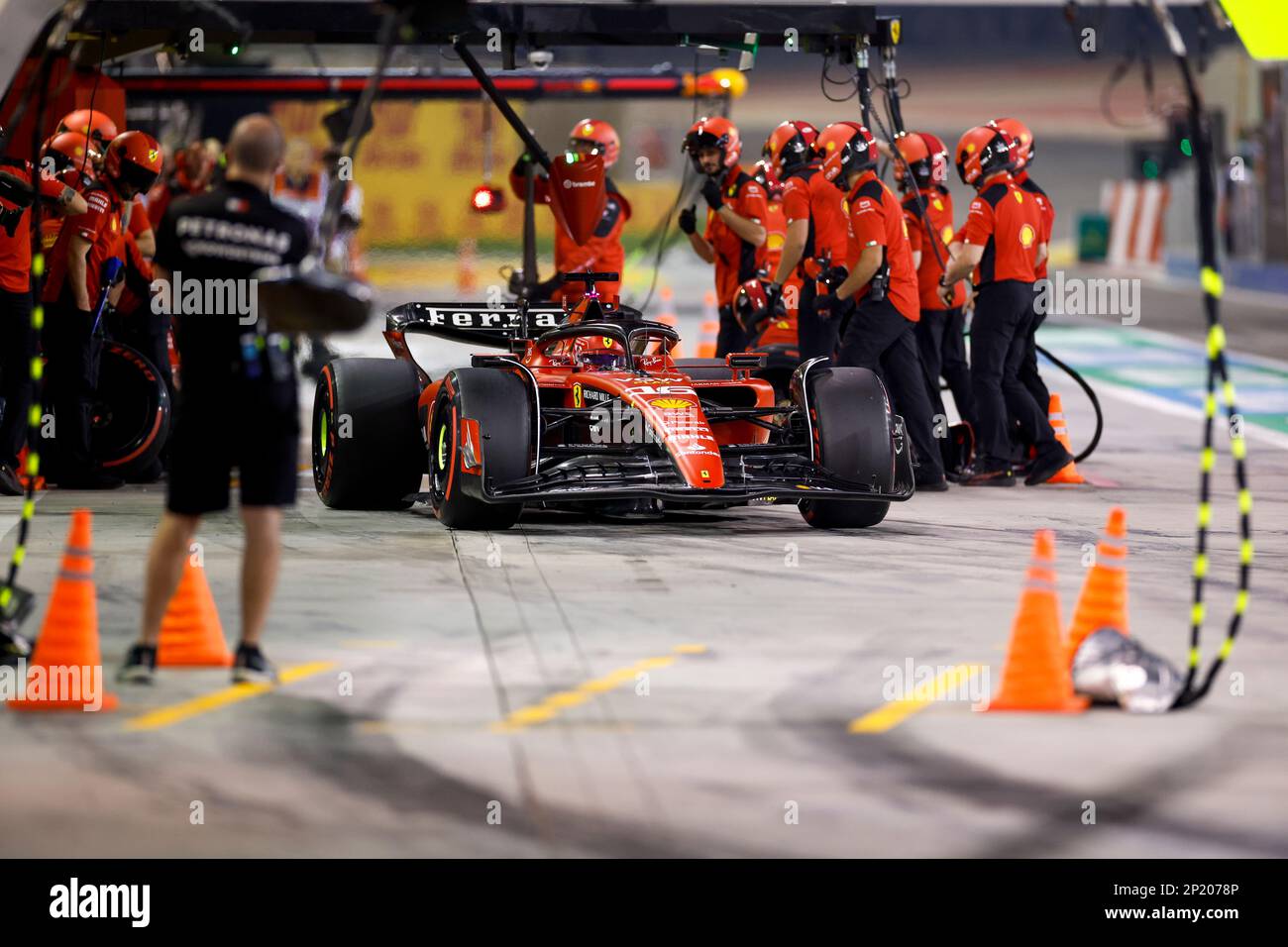 16 LECLERC Charles (mco), Scuderia Ferrari SF-23, action pitstop during ...