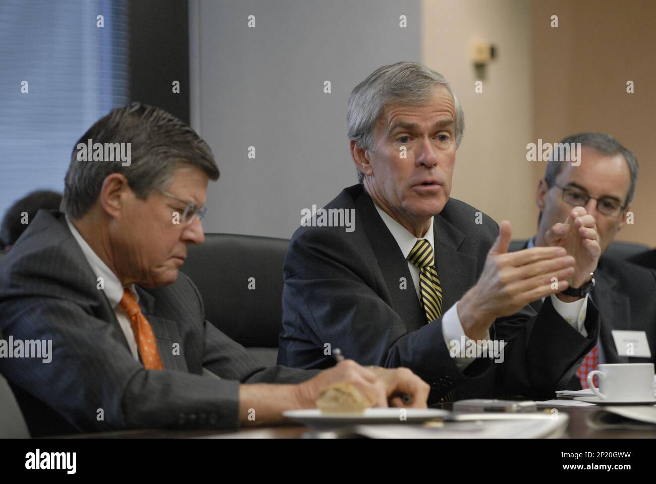 Morton Kondracke and Jeff Bingaman, D-NM., during a breakfast ...