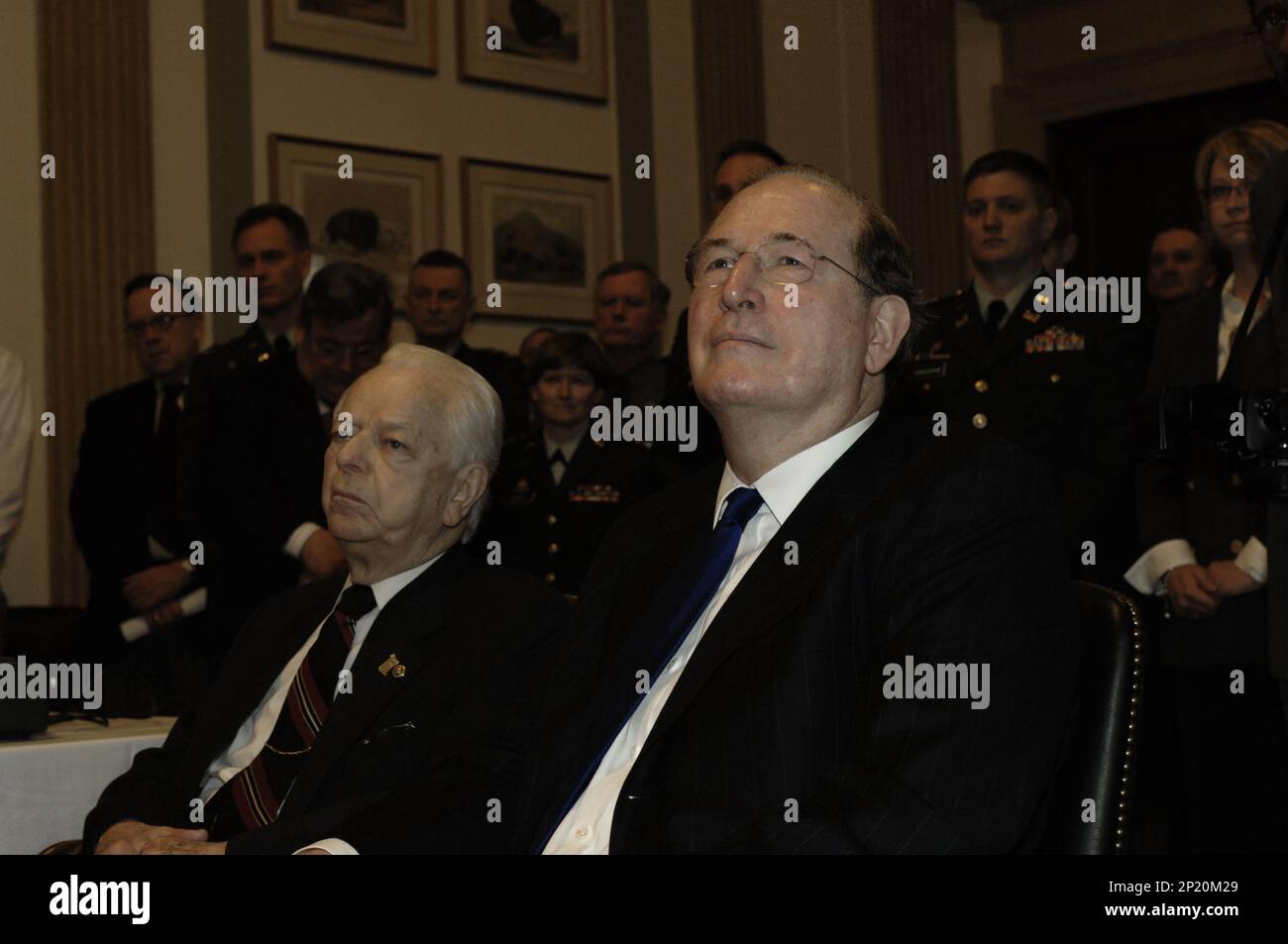 Lt. Gen. james R. Helmly, Chief of the Army Reserve, unveiled the ...