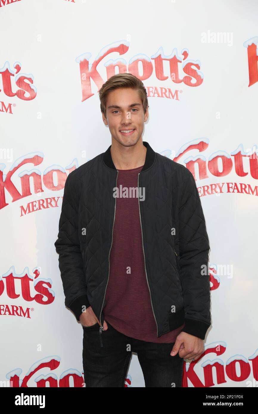Photo by: JMA/STAR MAX/IPx12/5/15Austin North at The Knott's Berry Farm ...