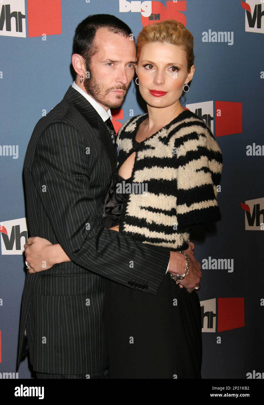 Photo by: NPX/STAR MAX/IPx12/3/05Scott Weiland and wife at the "VH1 Big ...