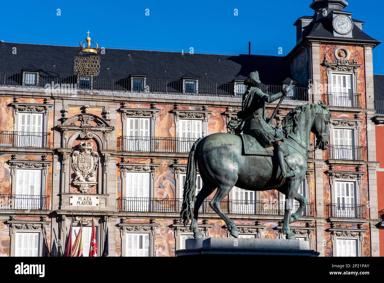 Downtown down town madrid spain statue hi-res stock photography and ...