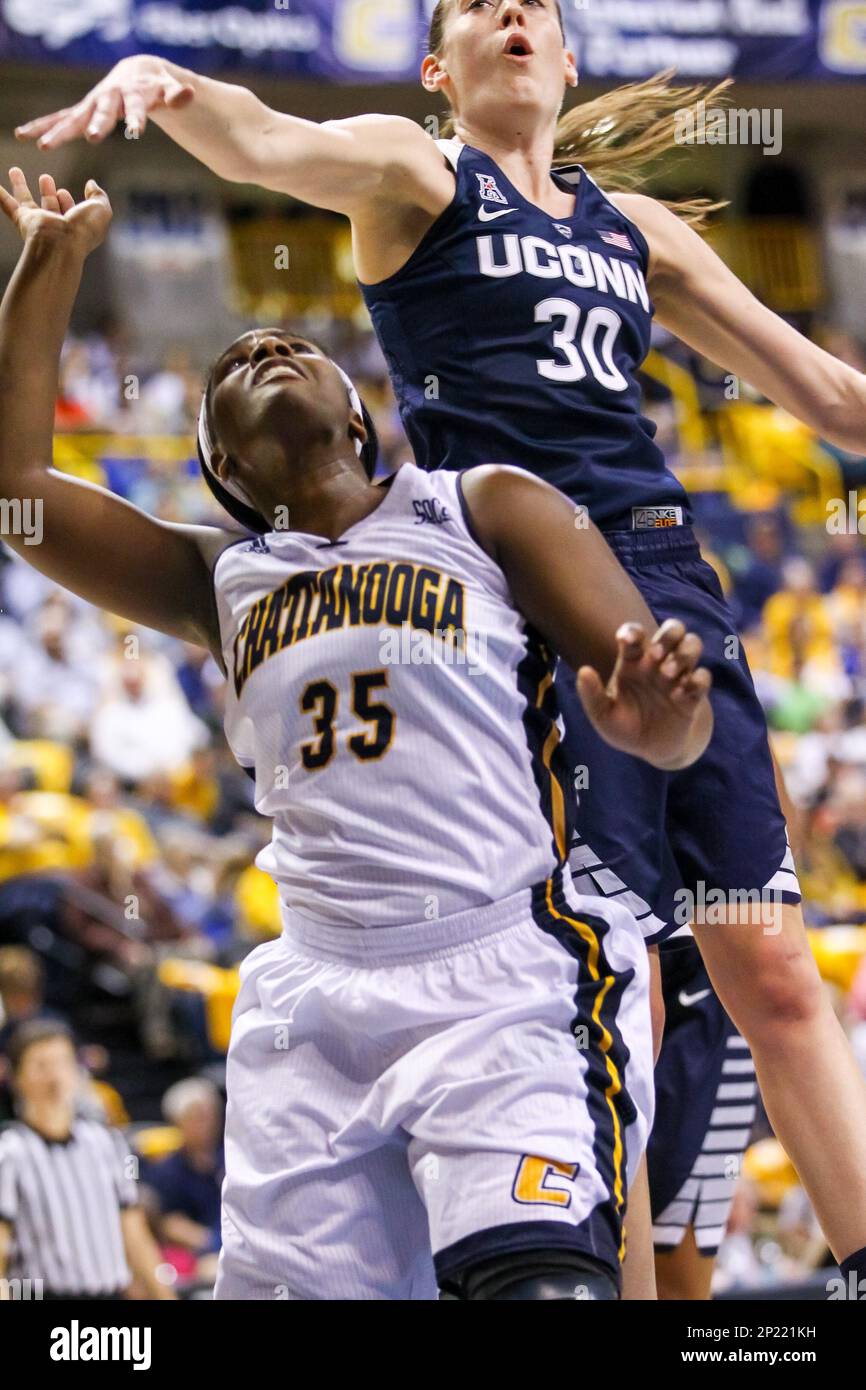 30 Nov. 2015: Chattanooga Lady Mocs guard/forward Aryanna Gilbert (35 ...