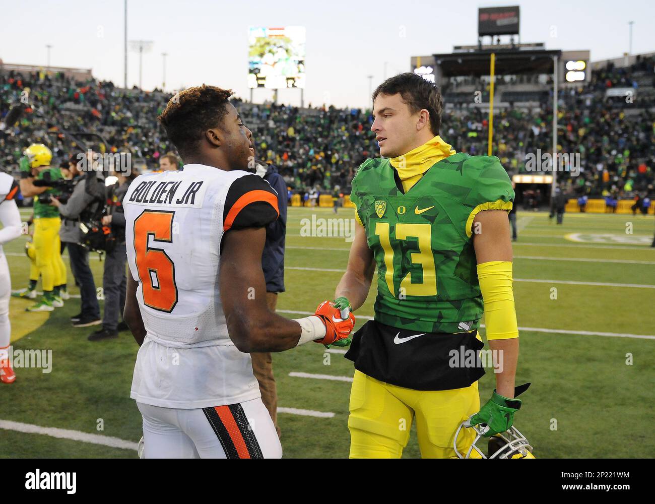 November 27, 2015 - University of Oregon WR Devon Allen (13) shakes ...