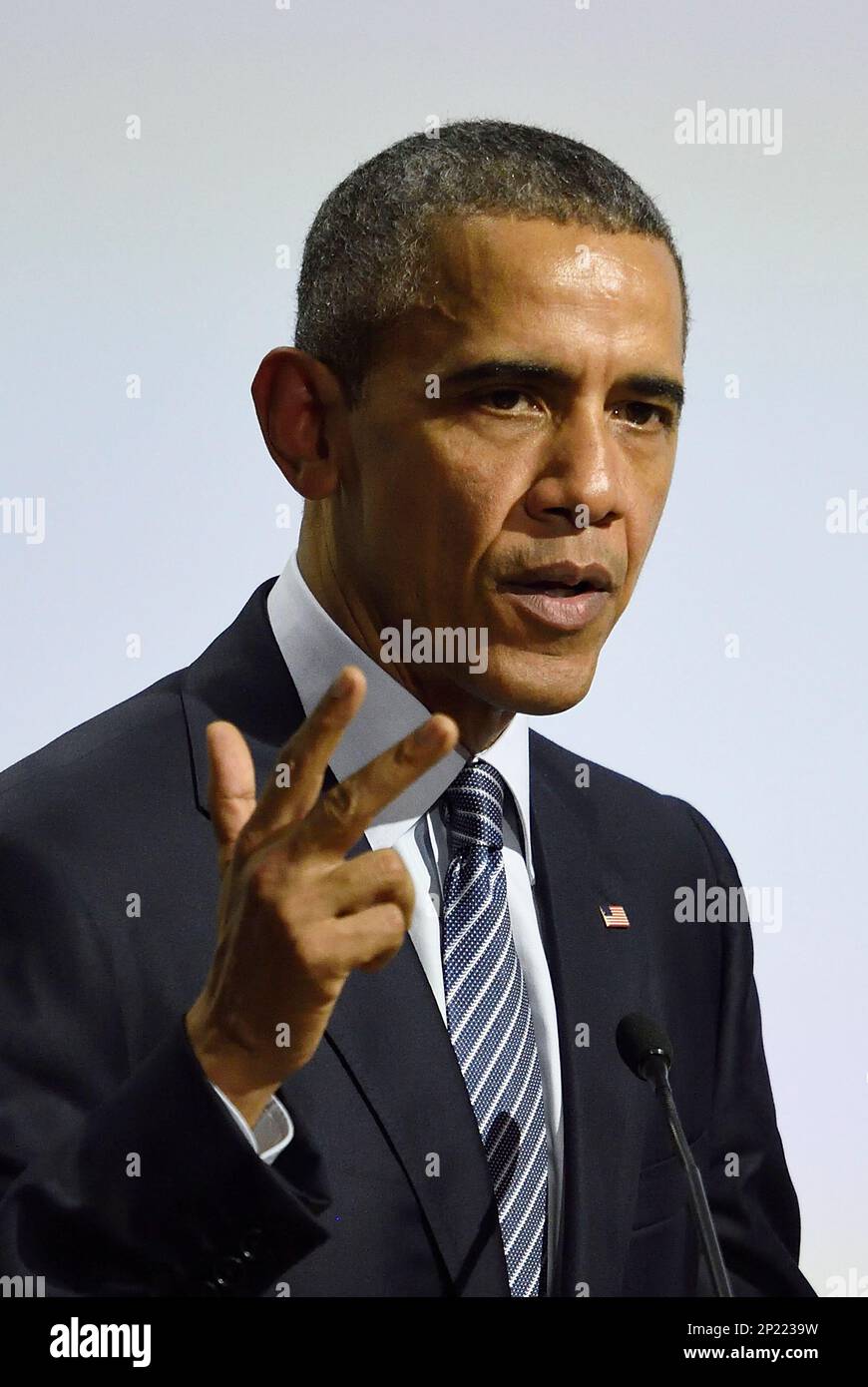 President Barack Obama delivers a speech at the COP21, United Nations ...