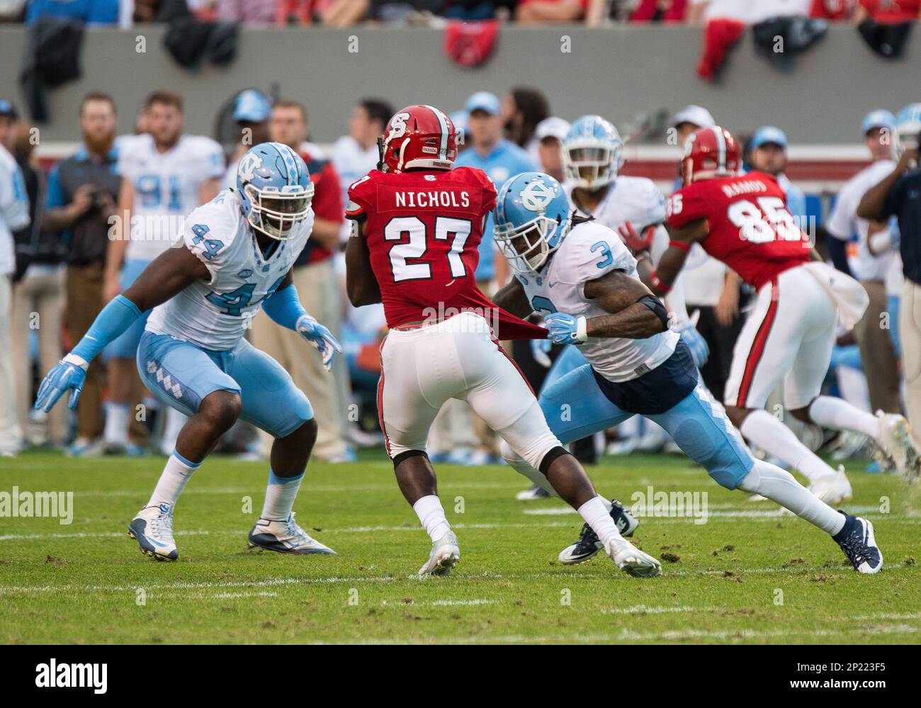 November 29 2015: North Carolina State Wolfpack running back Dakwa ...
