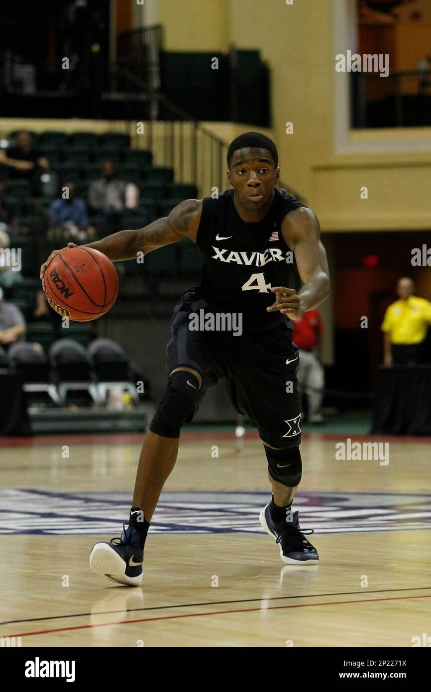 27 November 2015: Xavier Musketeers guard Edmond Sumner (4) drives to ...